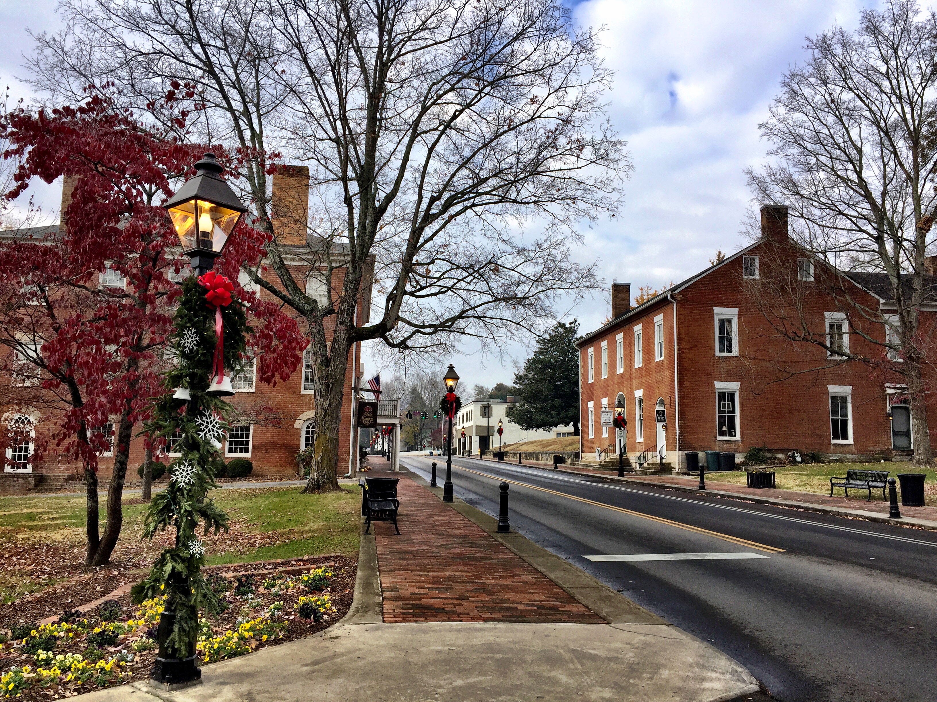 East Tennessee Thanksgiving at Historic Hale Springs Inn - Swept Away Today